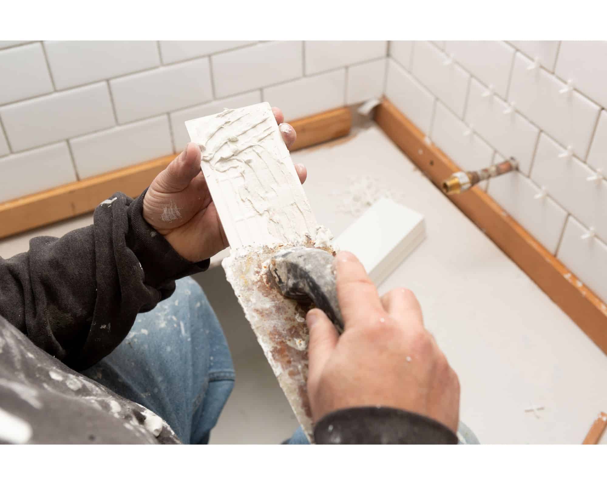 Pose carrelage métro avec précision à la maison - Outillage Professionnel